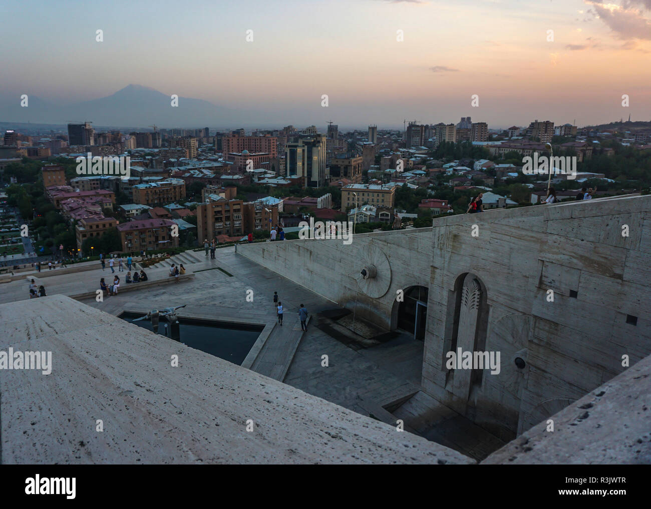 Yerevan Cascade Complex Stairs Pond and People View Stock Photo - Alamy