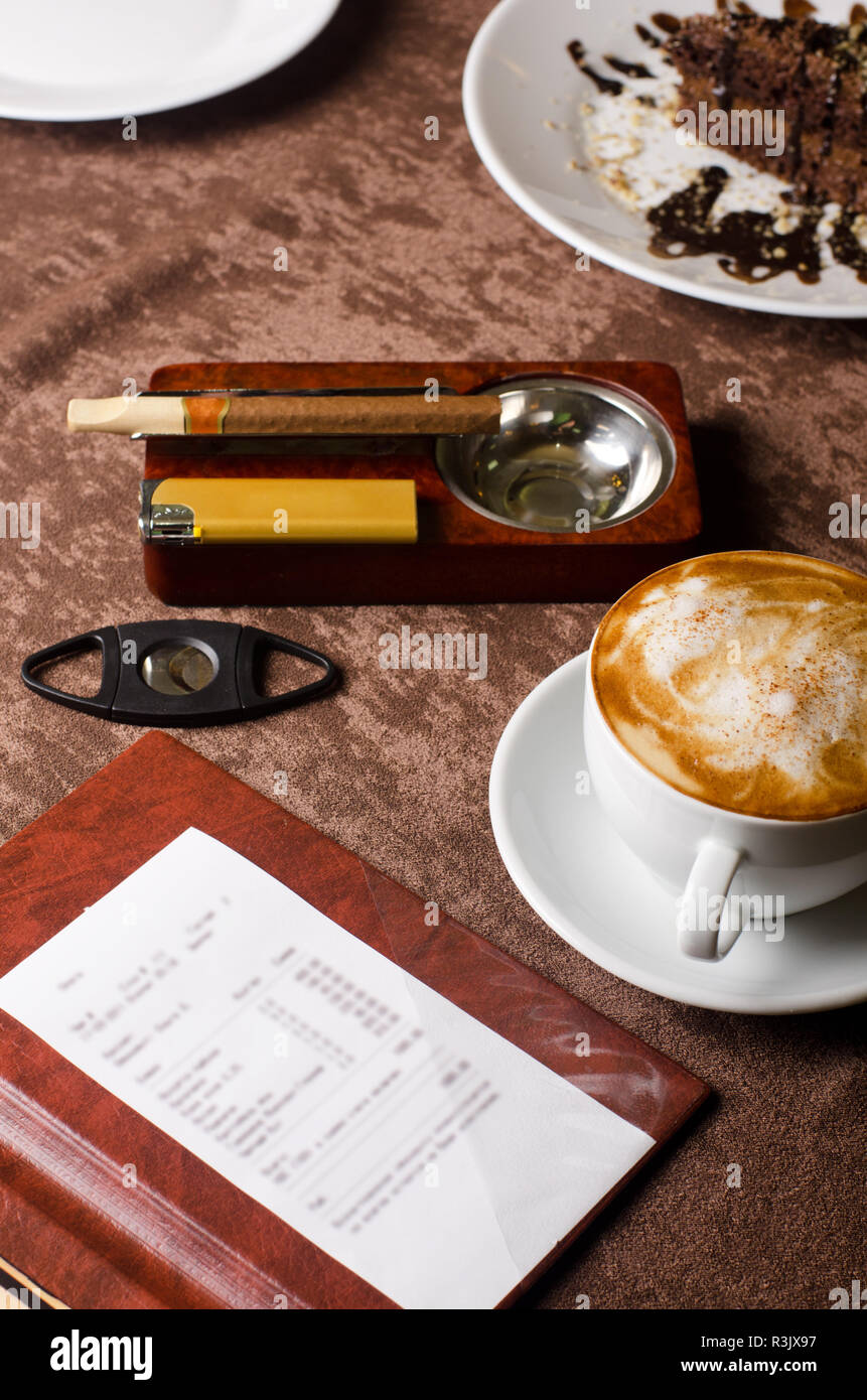 Black button blue pause sign hi-res stock photography and images - Alamy