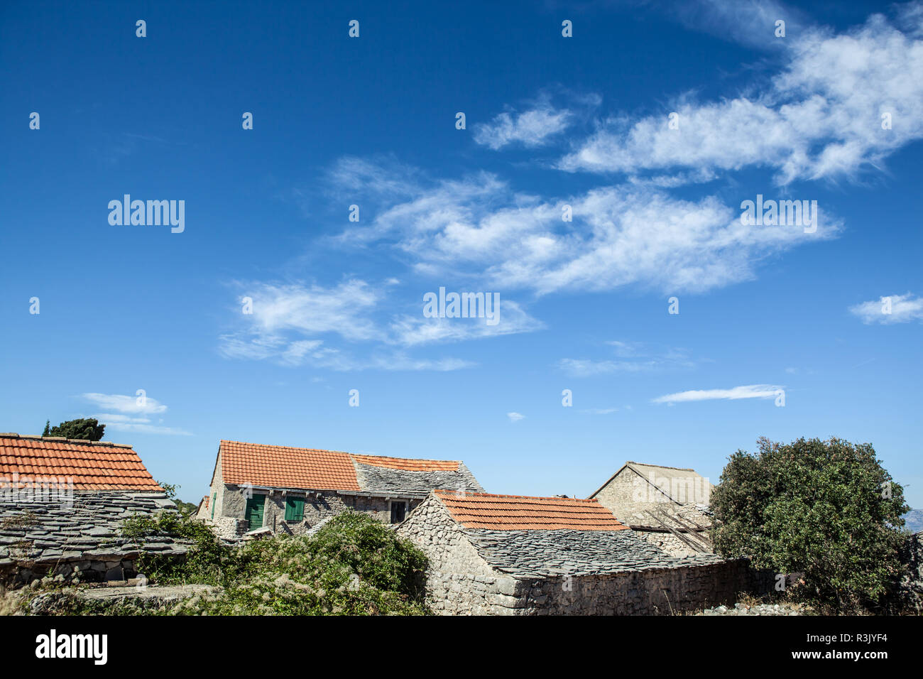 Medieval peasant cottage hi-res stock photography and images - Alamy