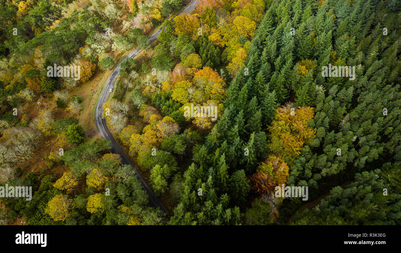 Car top view countryside hi-res stock photography and images - Alamy