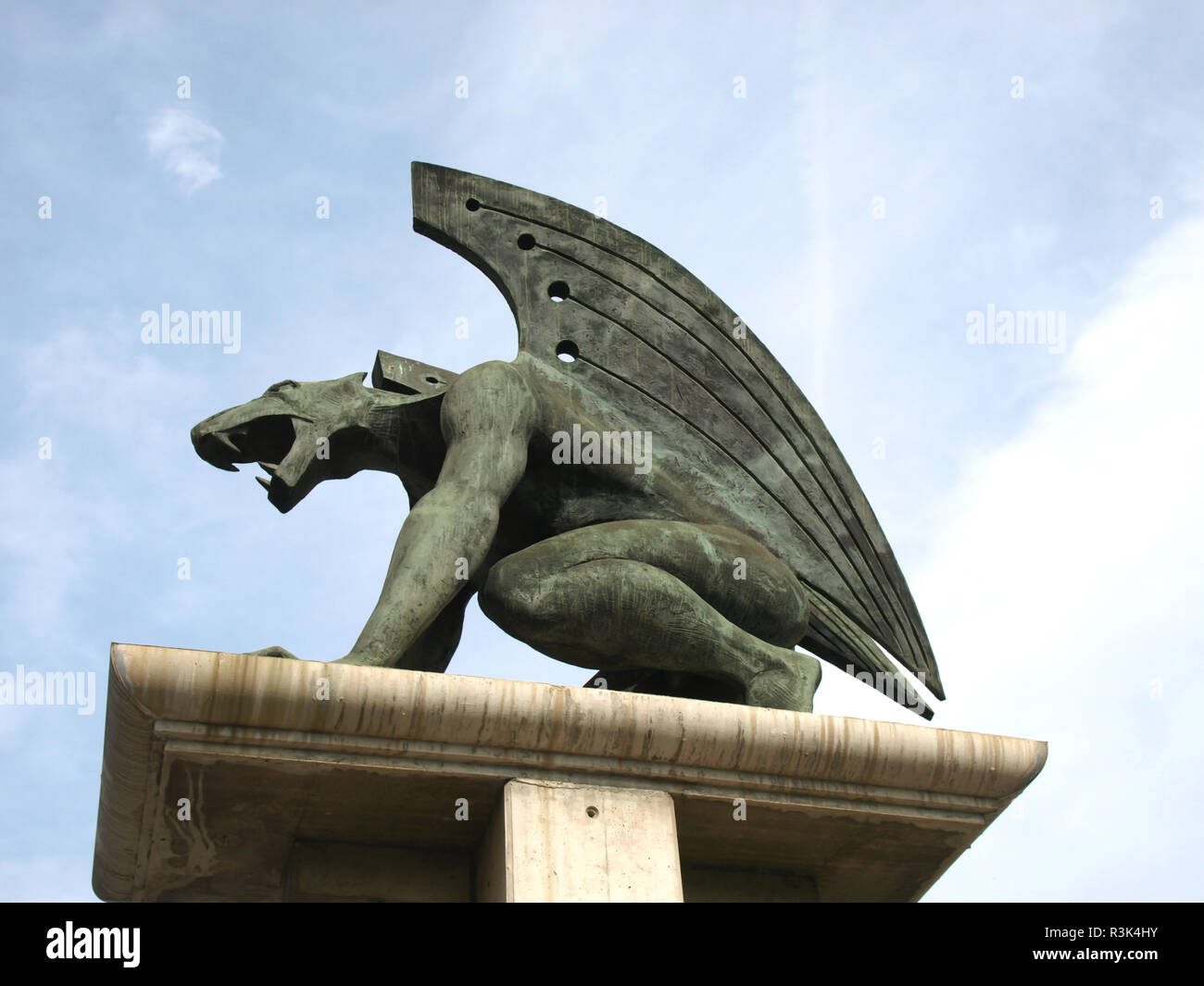 Face gargoyle spooky hi-res stock photography and images - Alamy