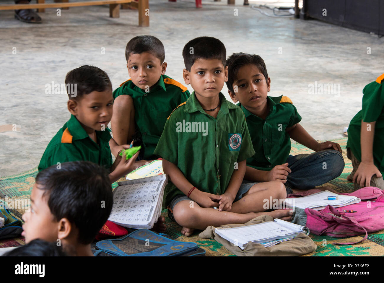 Bangladesh school children hi-res stock photography and images - Alamy