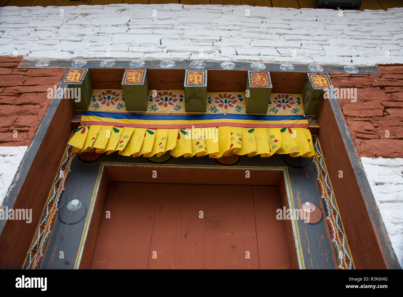Bhutan, Detail of traditional Bhutanese architecture, carved and ...