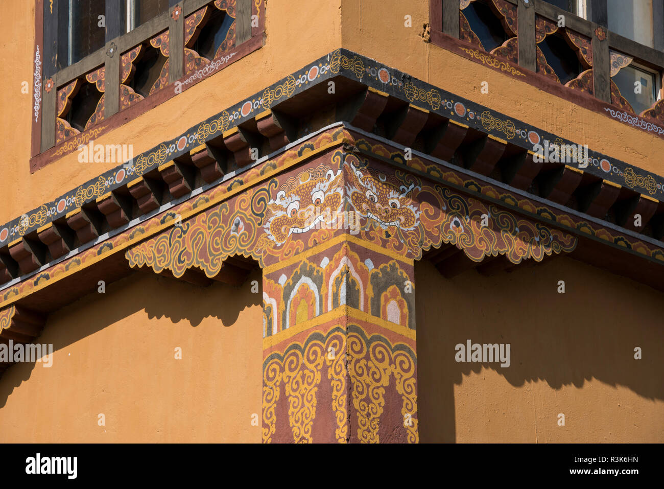 Bhutanese style building hi-res stock photography and images - Alamy