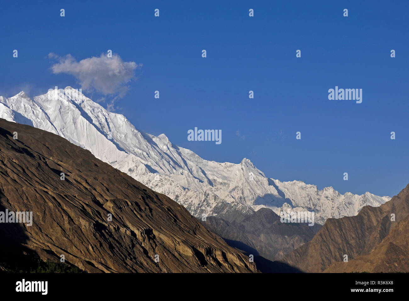 Rakaposhi Mount High Resolution Stock Photography and Images - Alamy