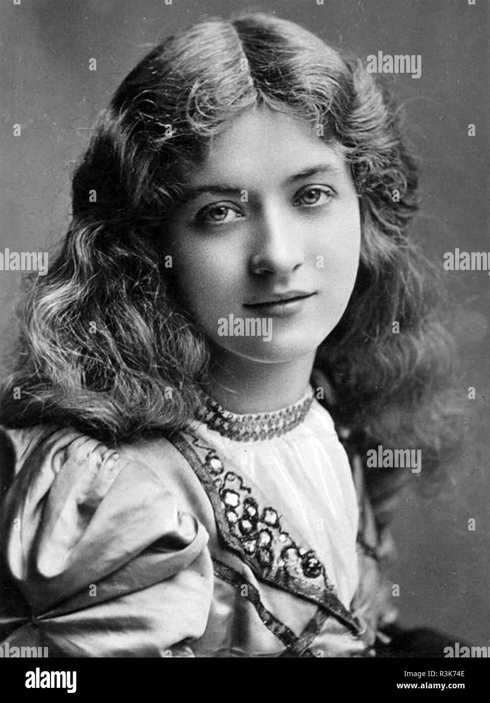 MAUD FEALY (1883-1971) American stage and film actress about 1914 Stock ...