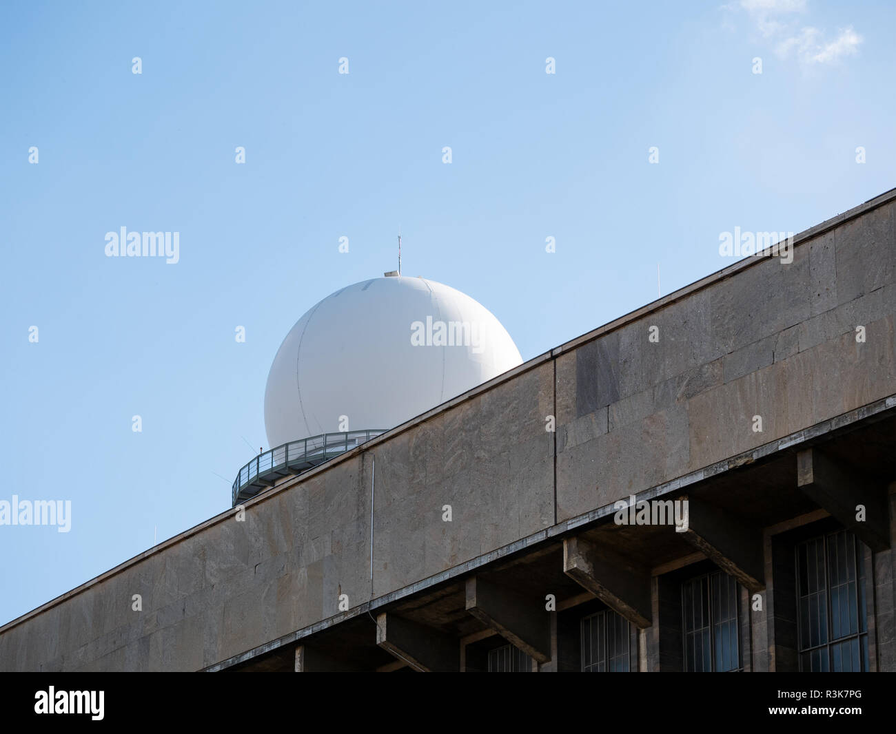Rrp 117 radar tower hi-res stock photography and images - Alamy