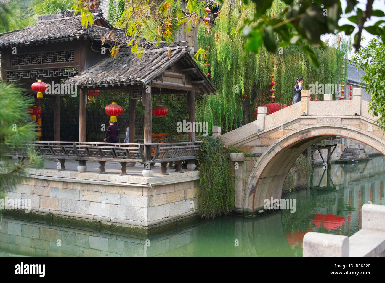 Traditional houses and Yuhan Bridge on the Grand Canal, Taierzhuang ...
