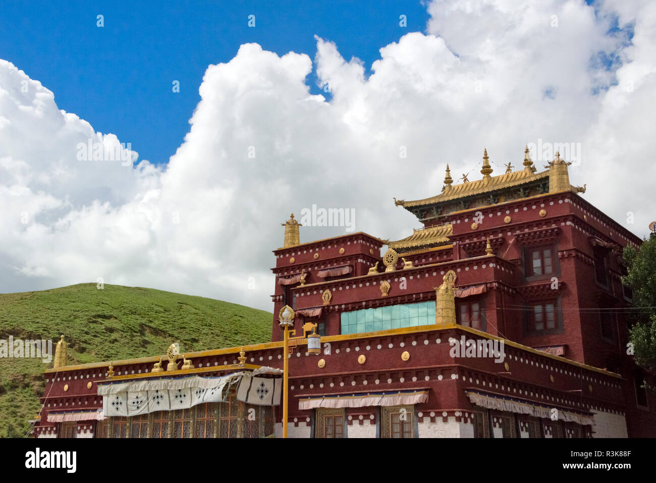 Litang Monastery (Changchunkeersi), Litang, western Sichuan, China ...