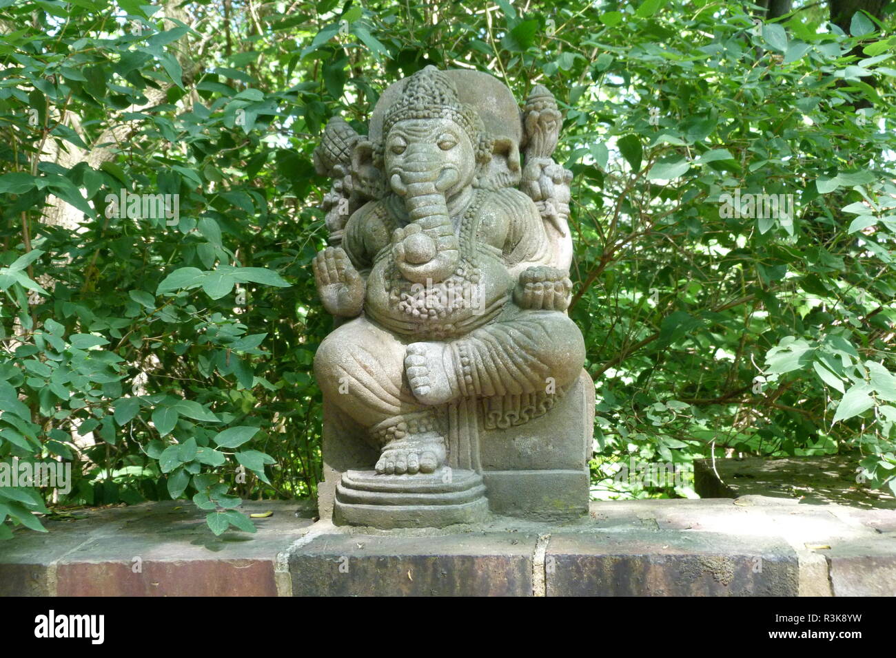 Staturen hi-res stock photography and images - Alamy