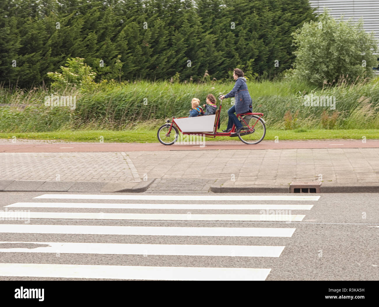 Cargo Bike Bakfiets High Resolution Stock Photography and Images - Alamy