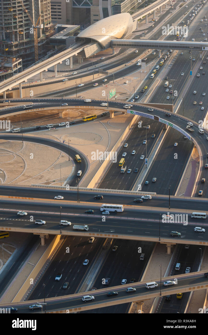 Interchange sheikh zayed road dubai hi-res stock photography and images ...