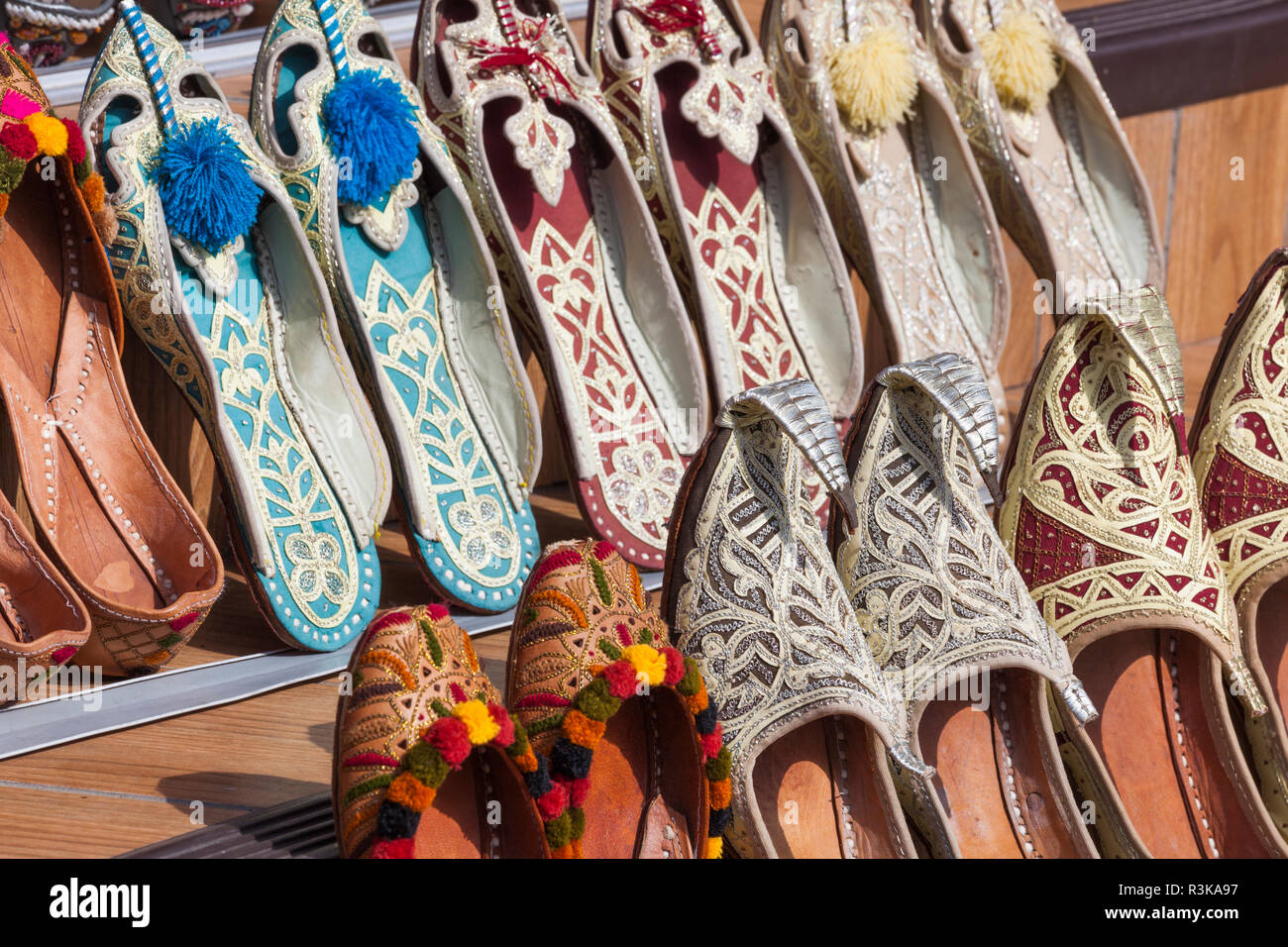UAE, Dubai, Deira. Souvenir traditional slippers Stock Photo - Alamy