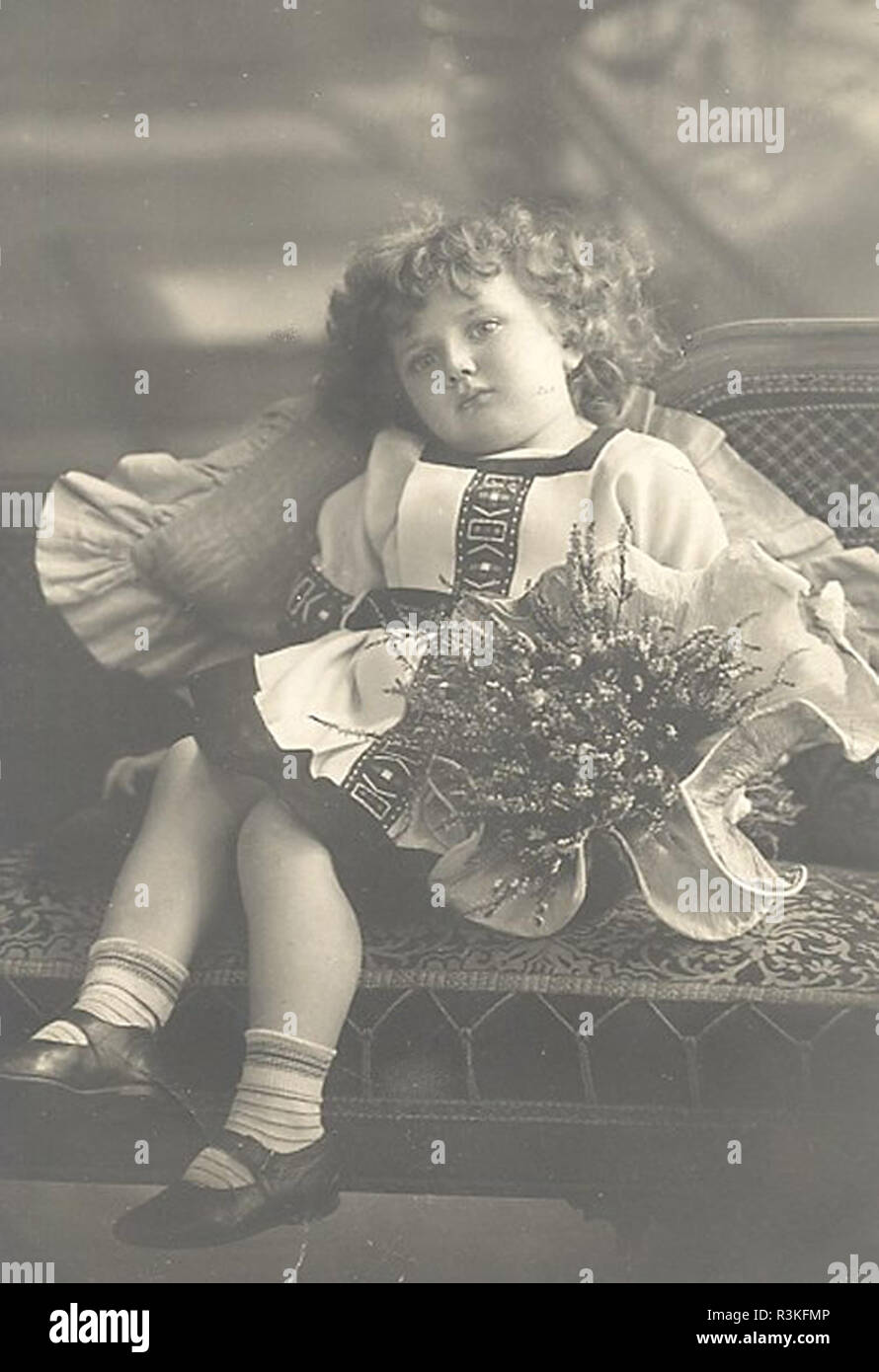 vintage victorian child classic image Stock Photo - Alamy