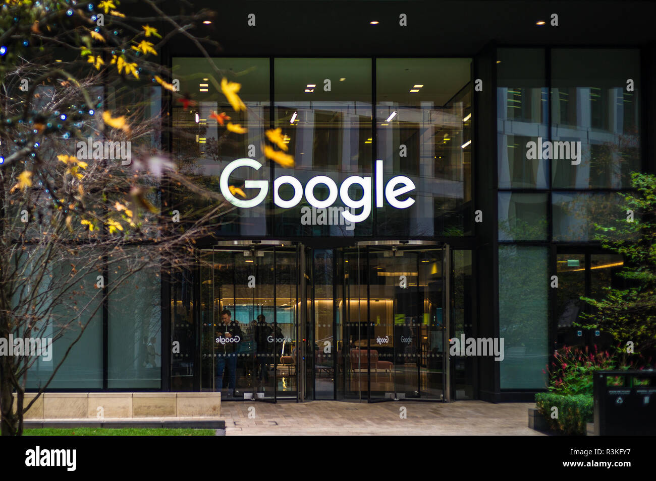 Google London - Google UK and Youtube London offices at 6 Pancras ...