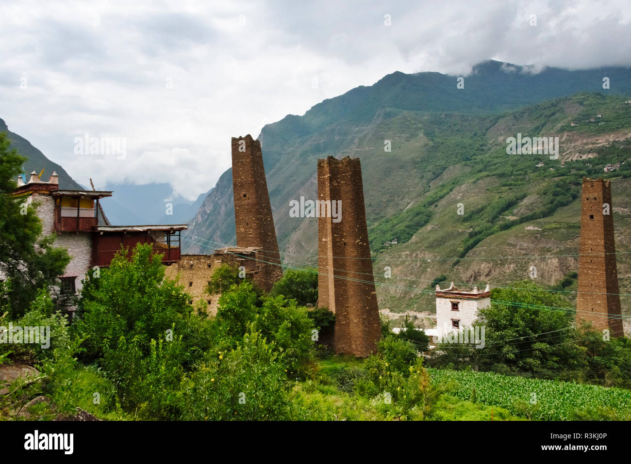 Tibetan house and watchtower, Moluo Village, Suopo, Danba County, Garze ...