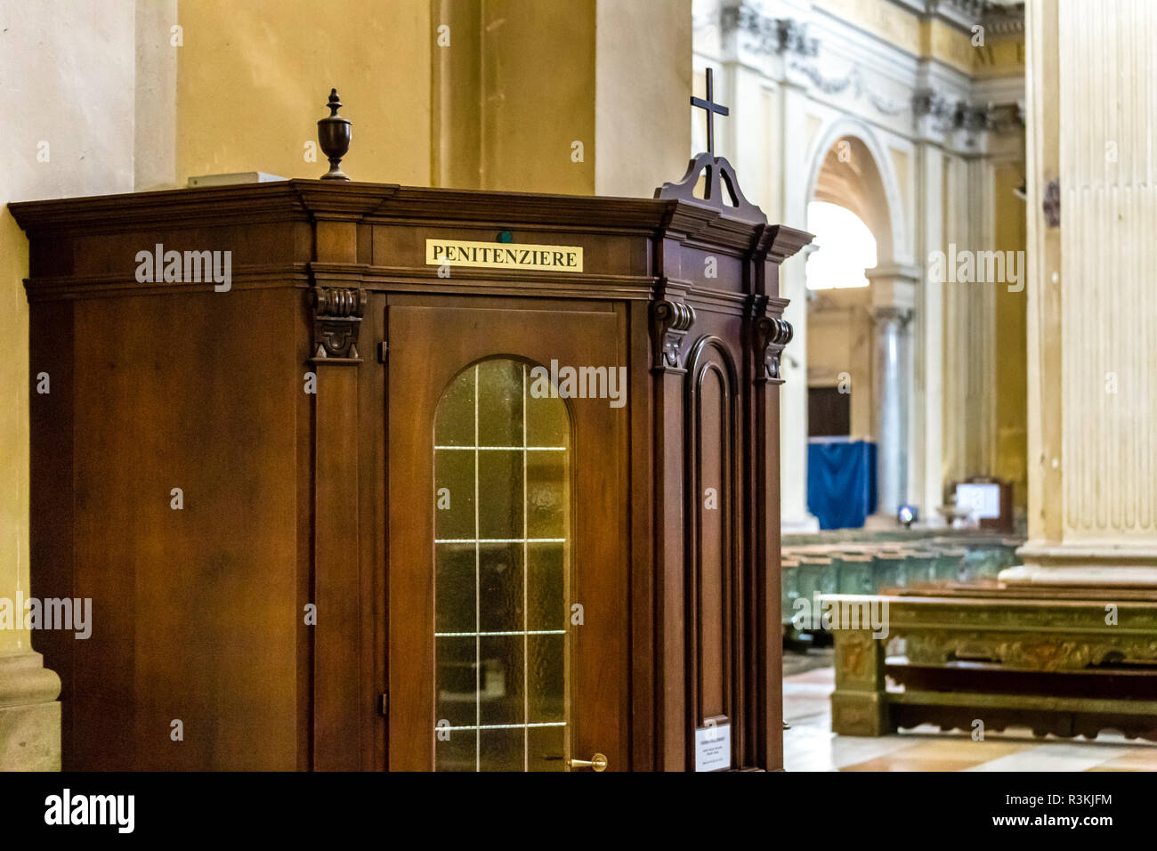 Confession in italian catholic church hi-res stock photography and ...