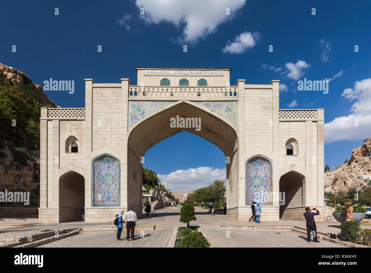 Shiraz quran gate hi-res stock photography and images - Alamy