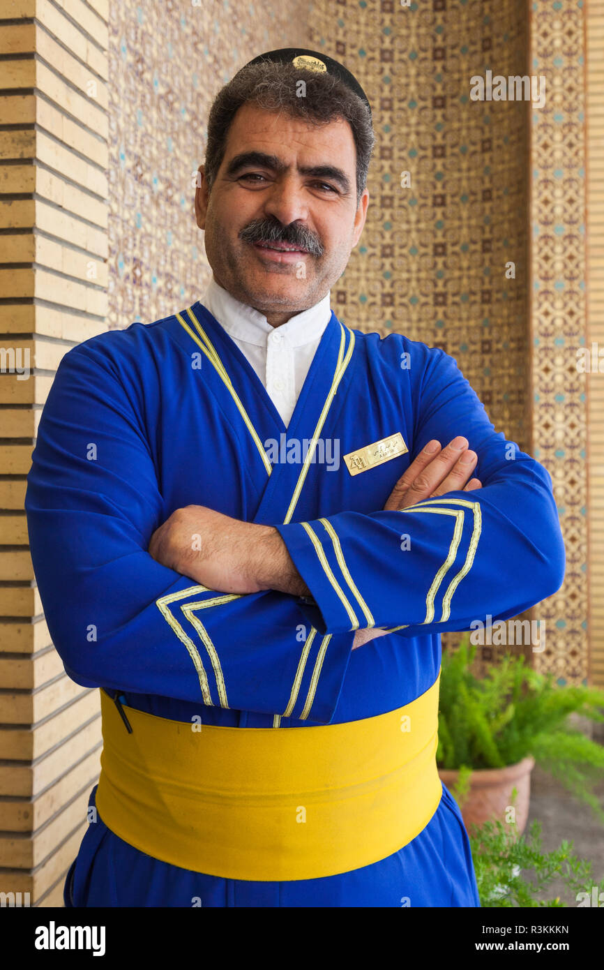Traditional clothes iran hi-res stock photography and images - Alamy