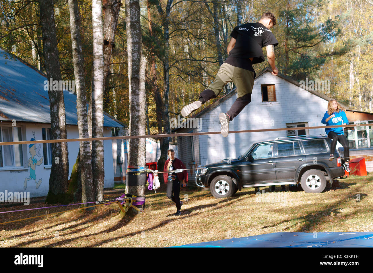 Rope acrobatics hi-res stock photography and images - Alamy