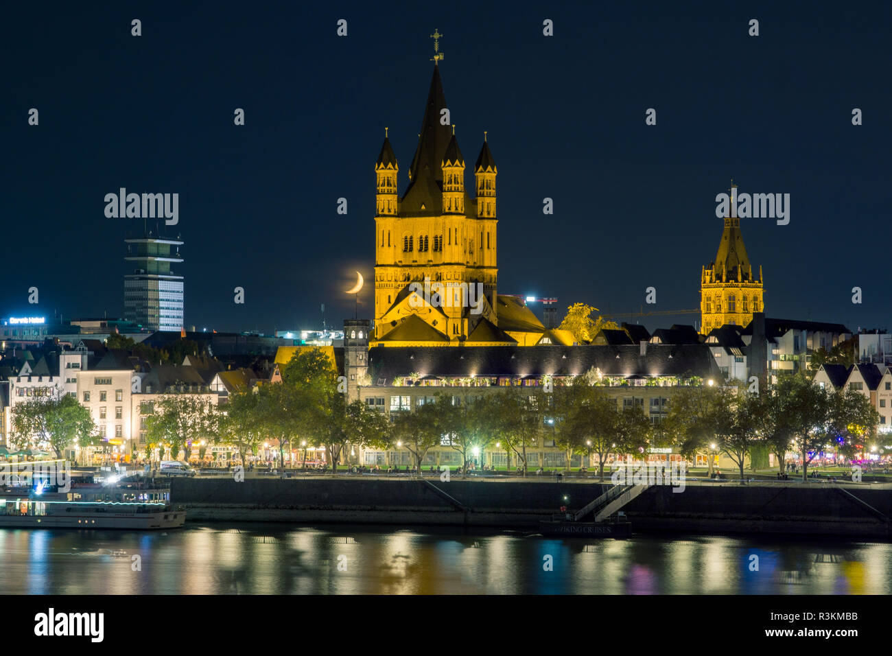 Curch and moon hi-res stock photography and images - Alamy