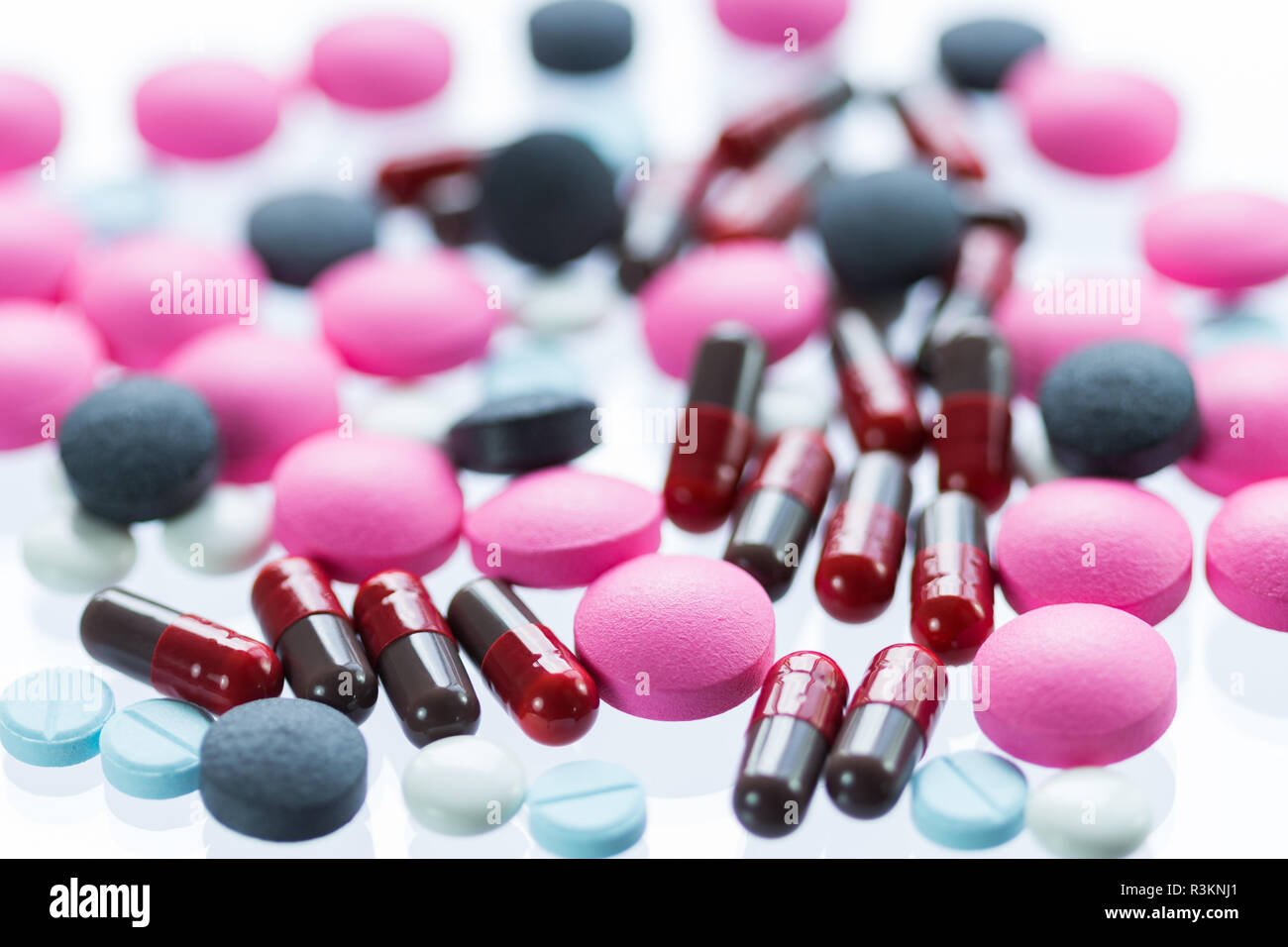 Drug manufacturing antibiotics hi-res stock photography and images - Alamy