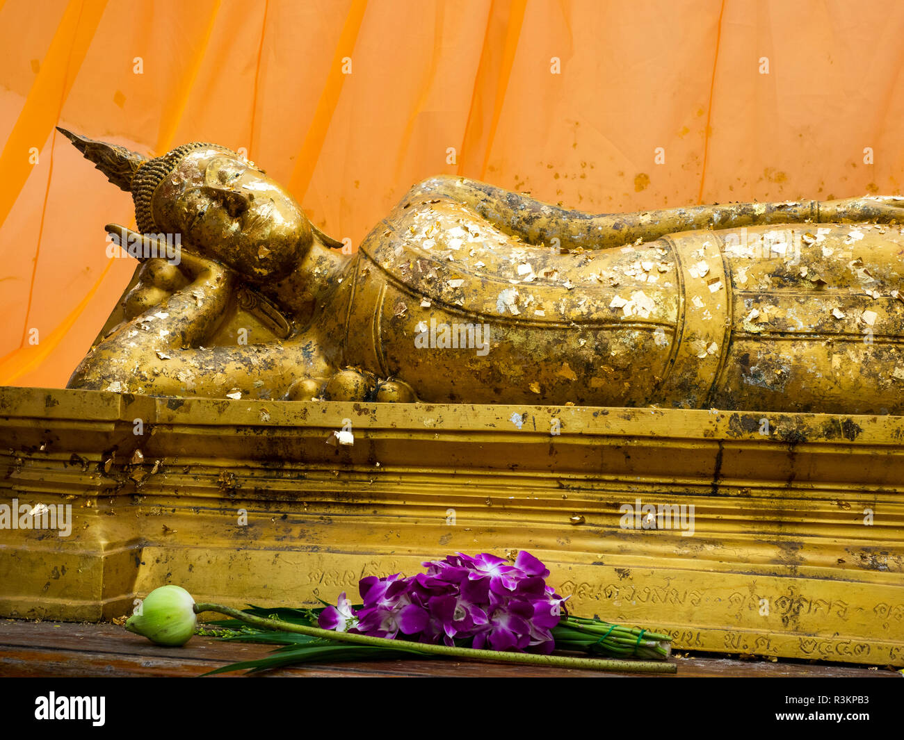 Wat muang temple ang thong hi-res stock photography and images - Alamy