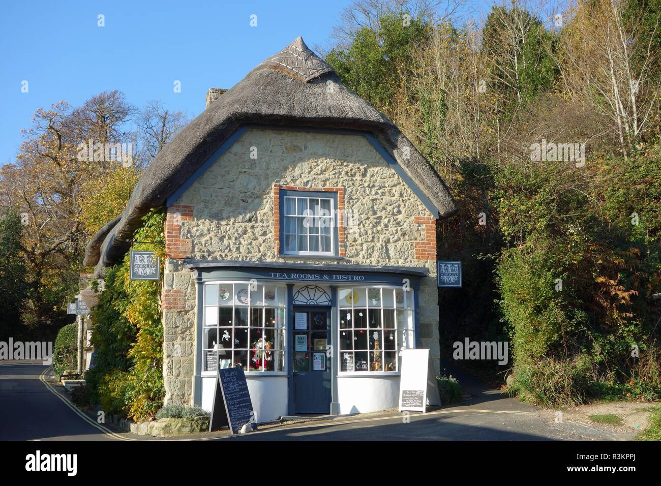 Tea rooms godshill hi-res stock photography and images - Alamy