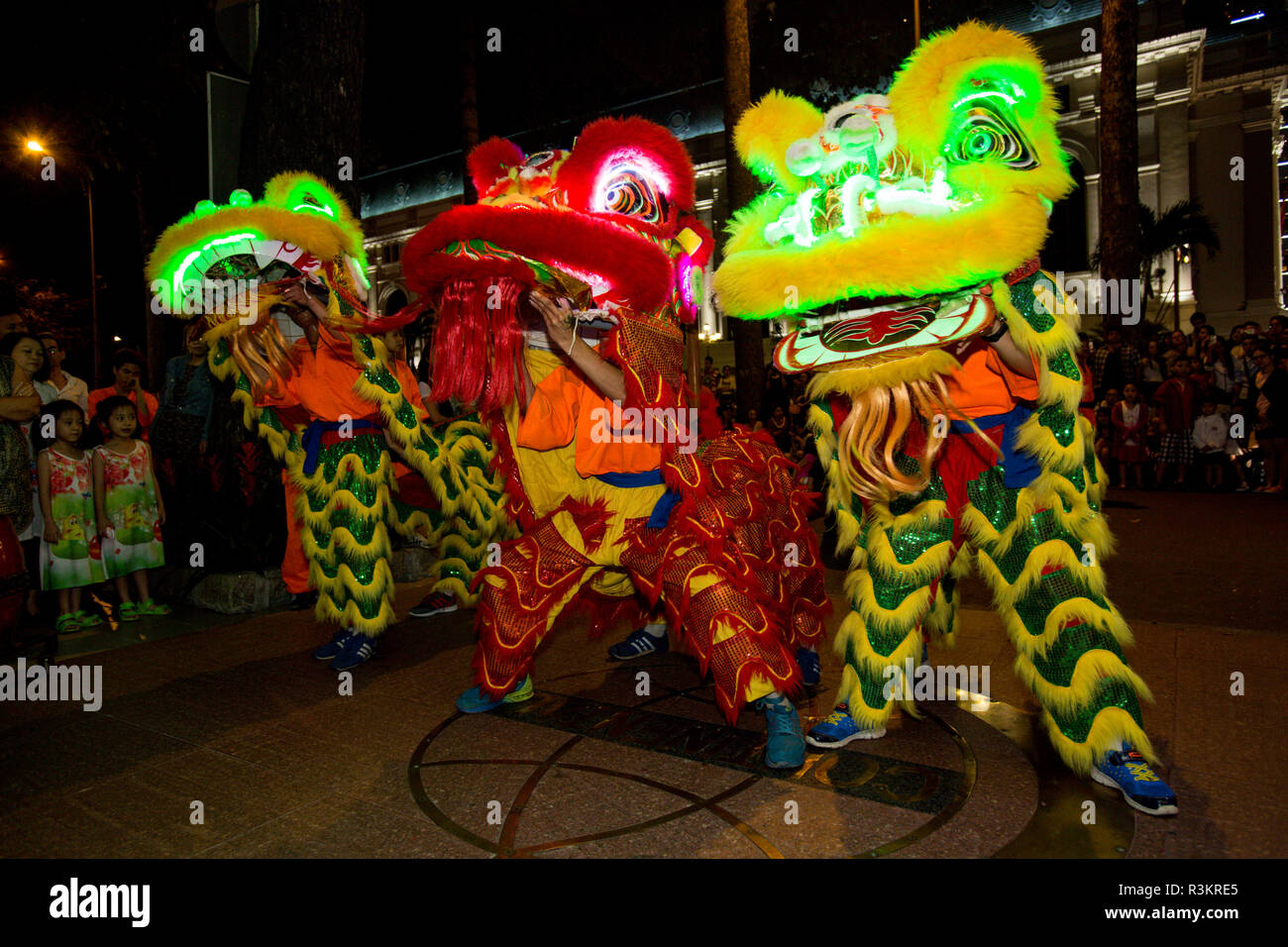 Vietnam tet lion hi-res stock photography and images - Alamy