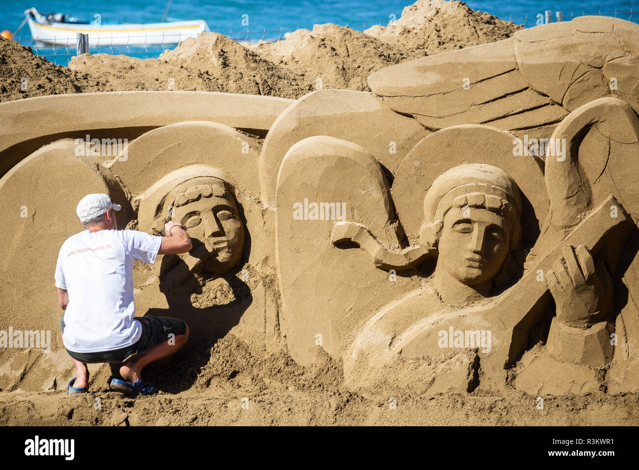 Sand angel sculpture hi-res stock photography and images - Alamy