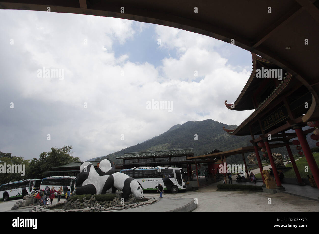 Panda sculptures hi-res stock photography and images - Alamy
