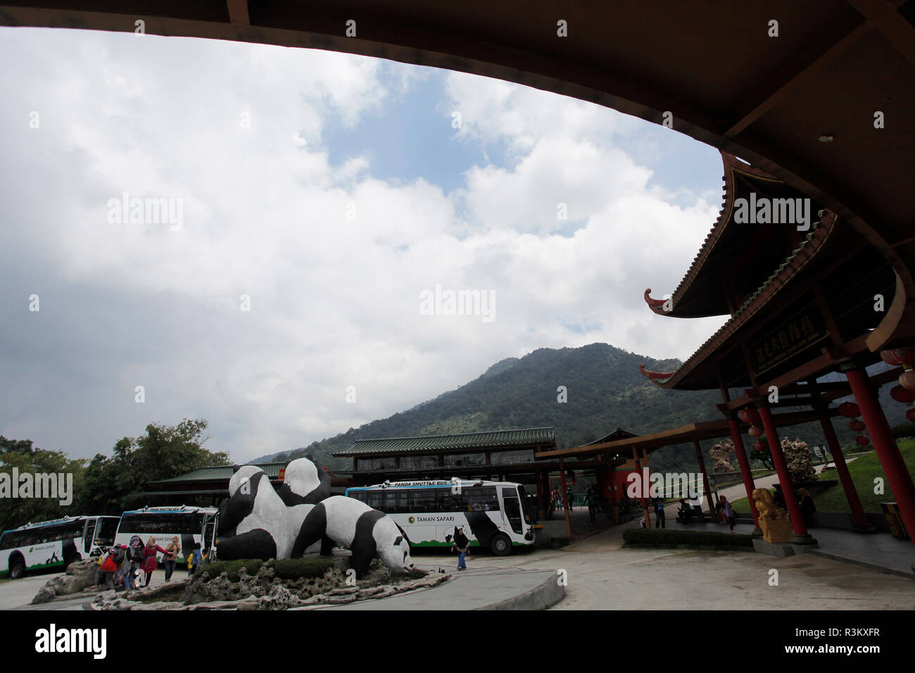 Panda sculptures hi-res stock photography and images - Alamy
