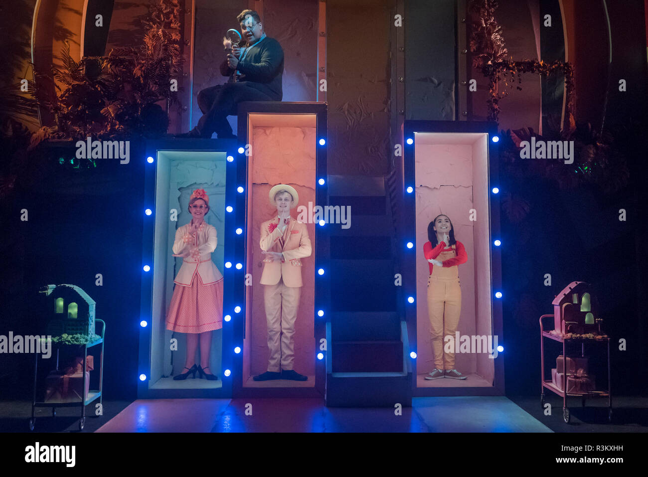 Doctor seuss cat in the cat hi-res stock photography and images - Alamy