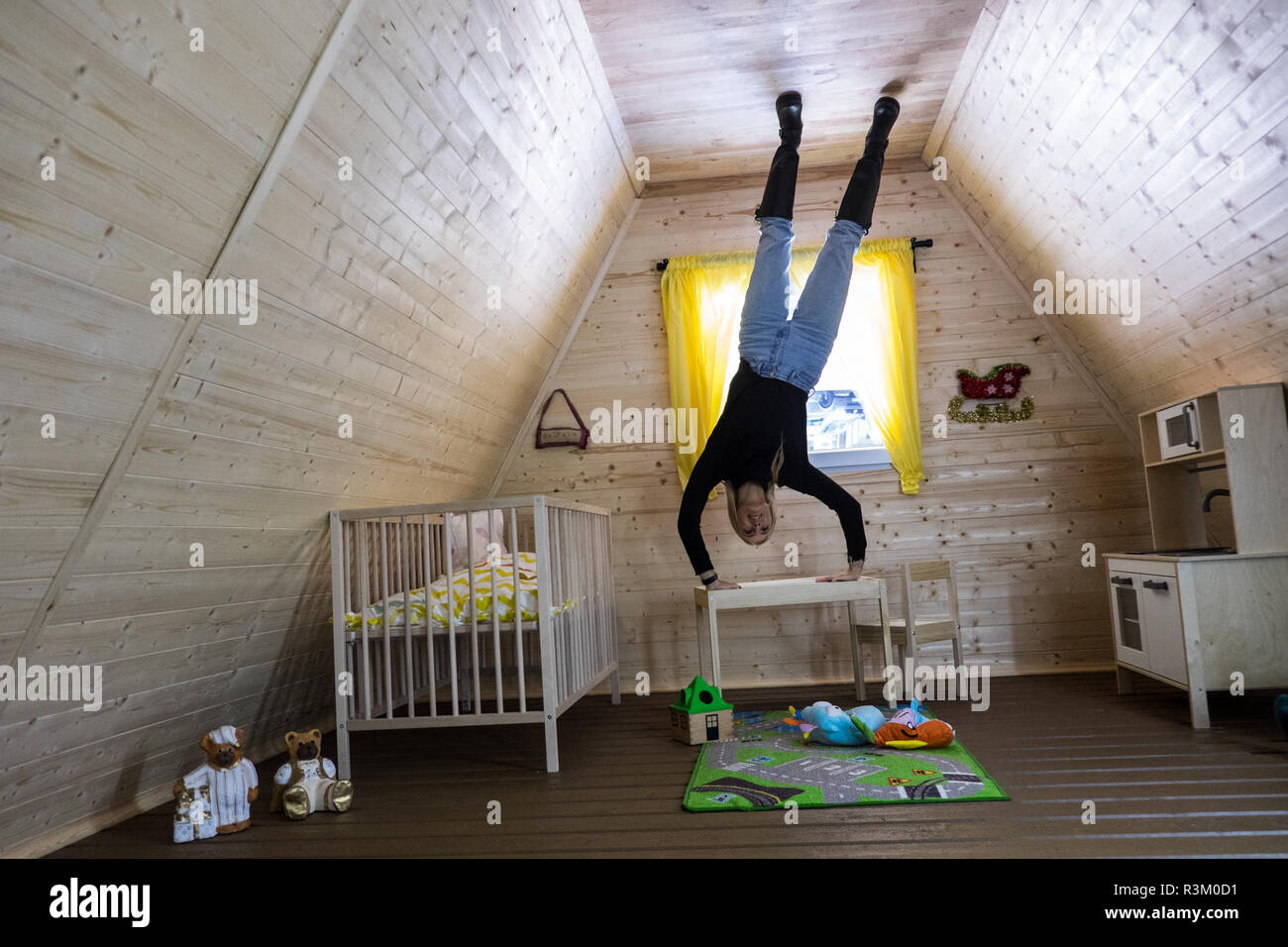 Topsy turvy house hi-res stock photography and images - Alamy