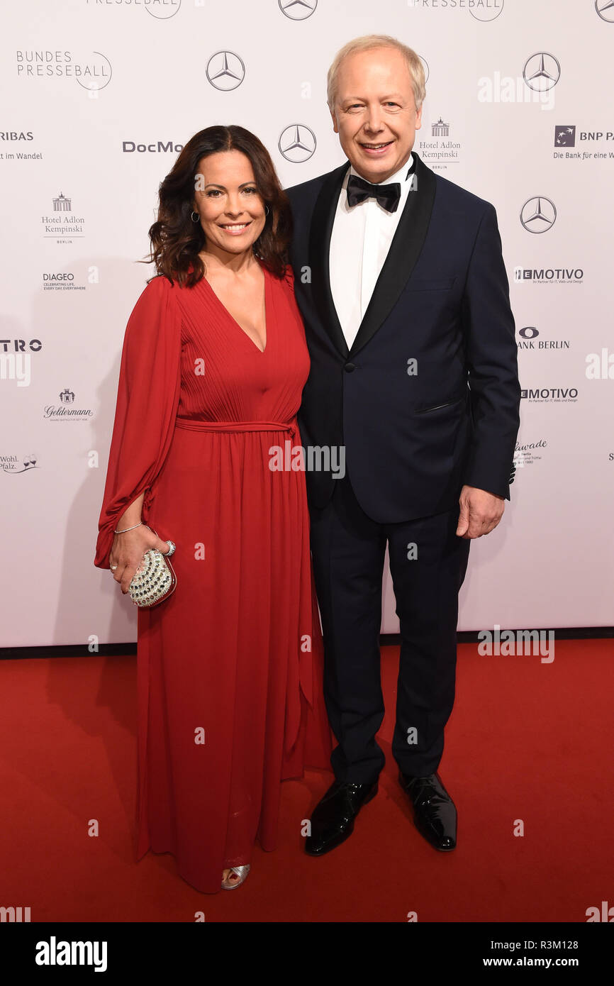 23 November 2018, Berlin: The journalist Tom Buhrow comes with his wife ...