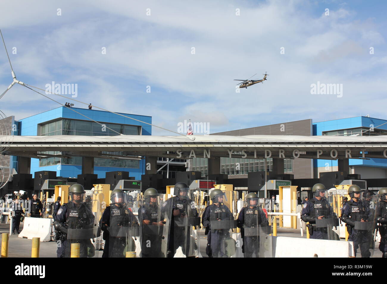 Riot shields hi-res stock photography and images - Alamy