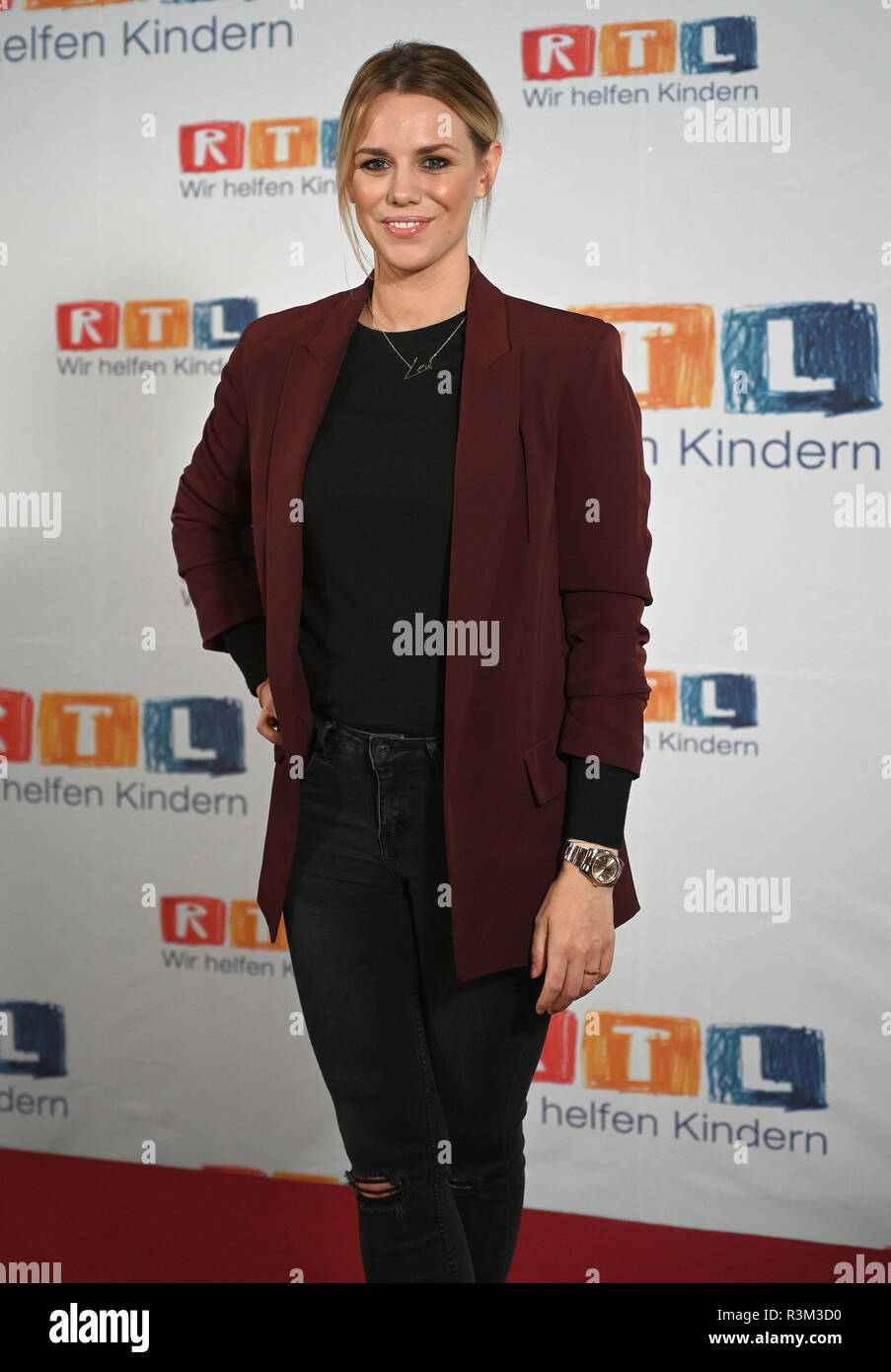 Sandra kuhn hi-res stock photography and images - Alamy