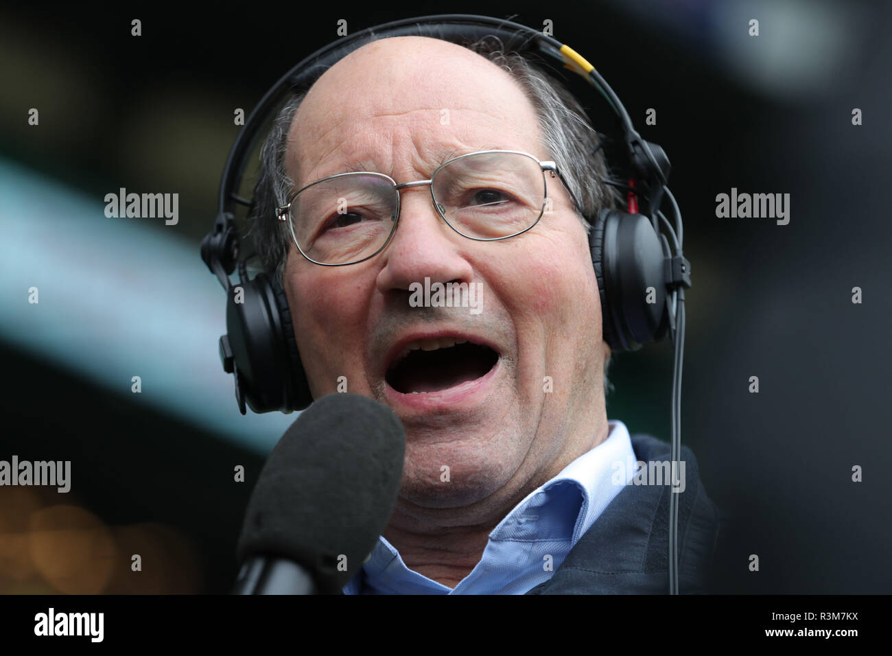 Bbc rugby commentator ian robertson hi-res stock photography and images ...