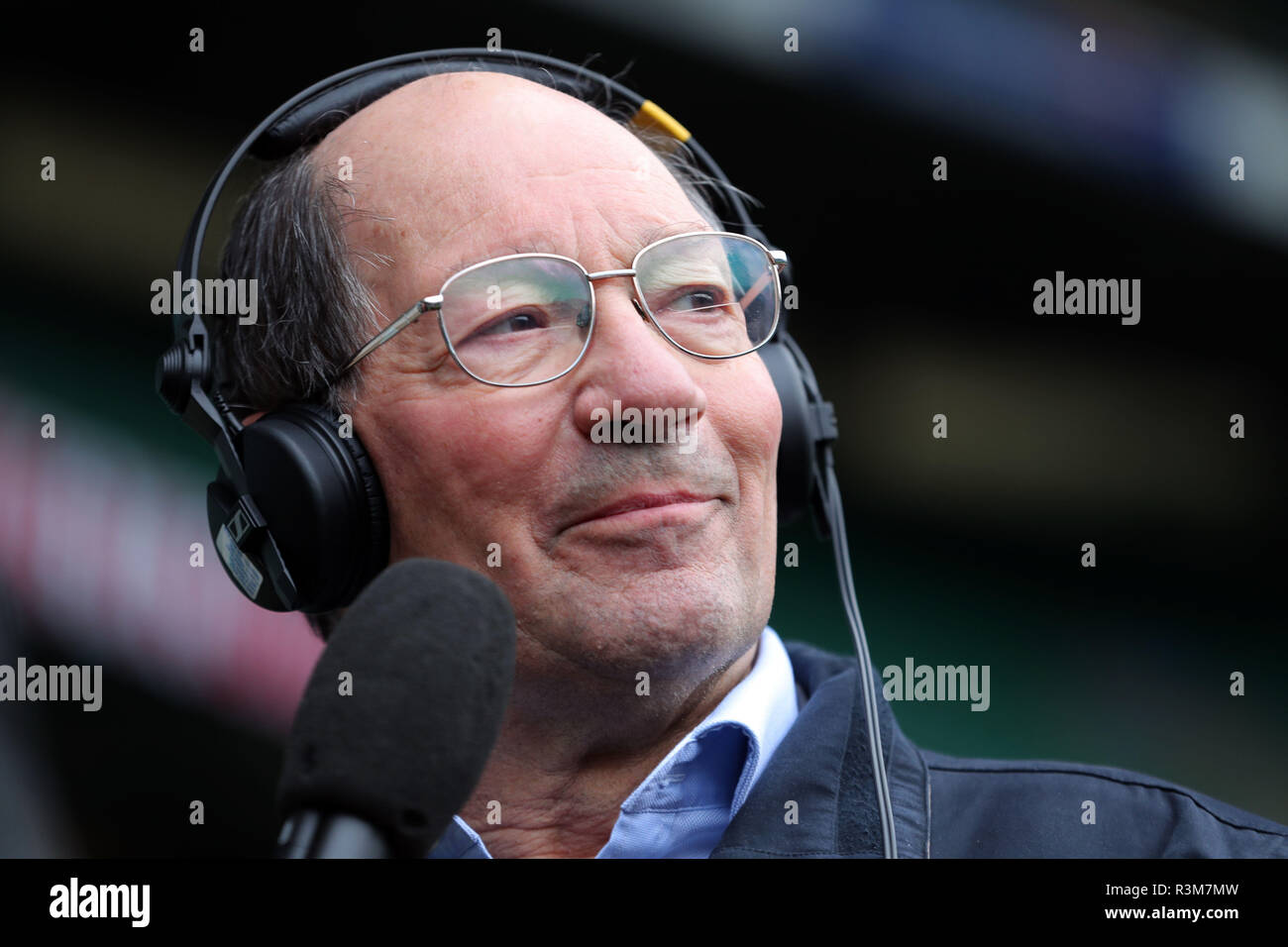 Bbc rugby commentator ian robertson hi-res stock photography and images ...