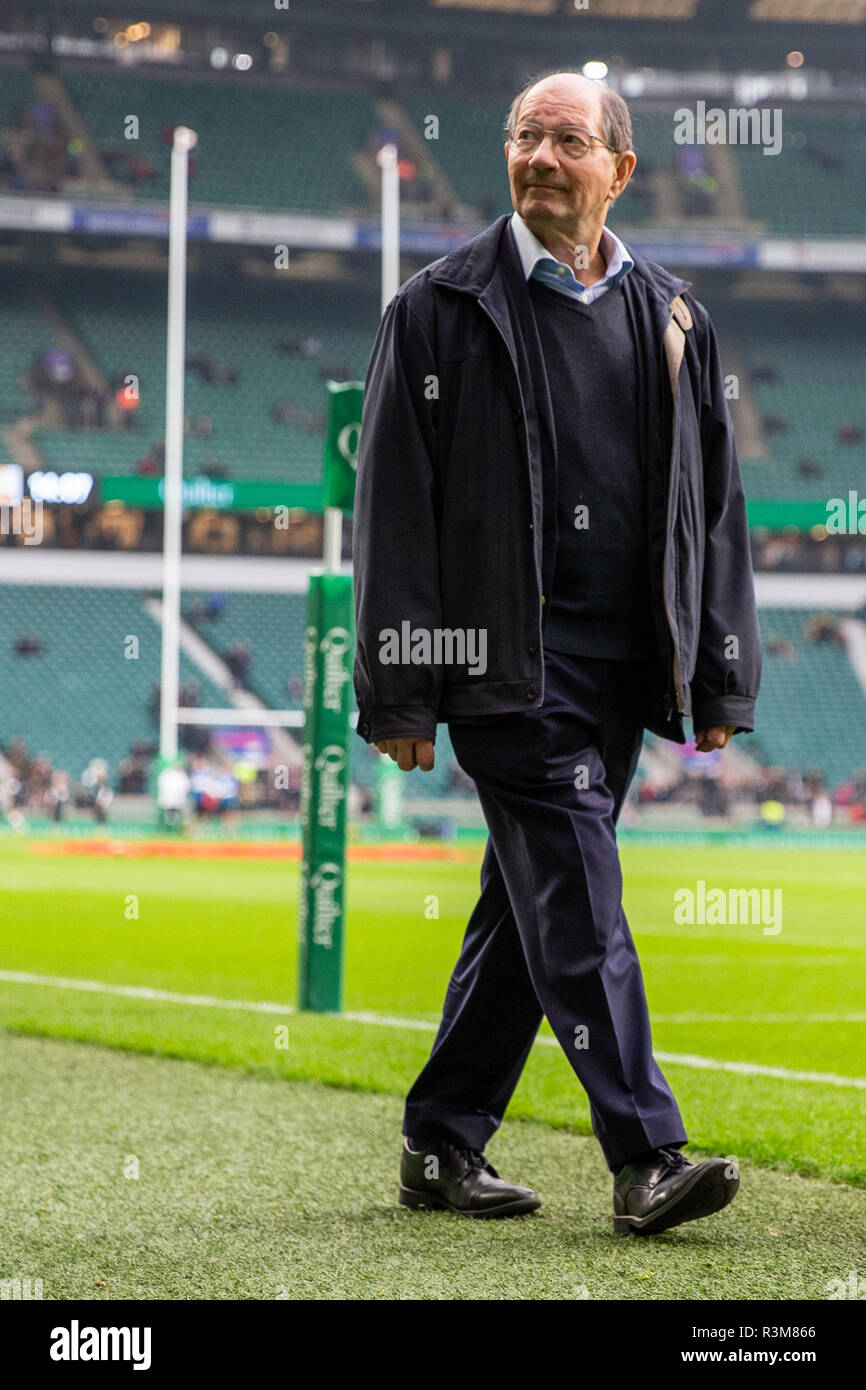 Bbc rugby commentator ian robertson hi-res stock photography and images ...