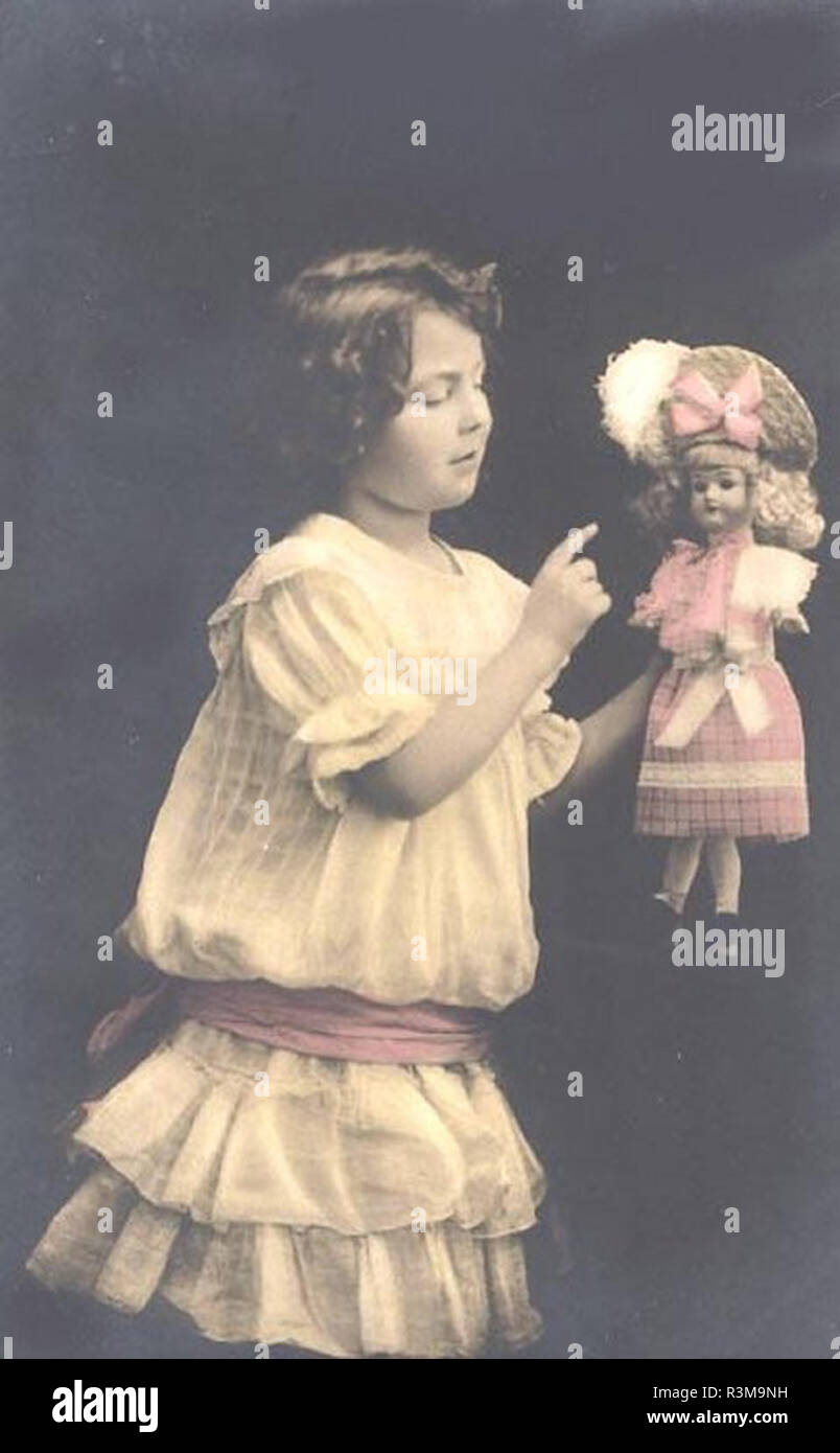 vintage victorian image of a child Stock Photo - Alamy