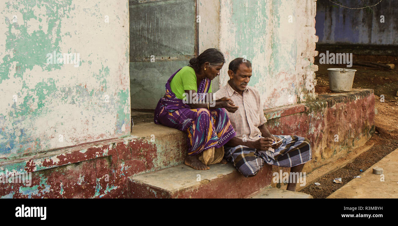 Indian poor old couple hi-res stock photography and images - Alamy