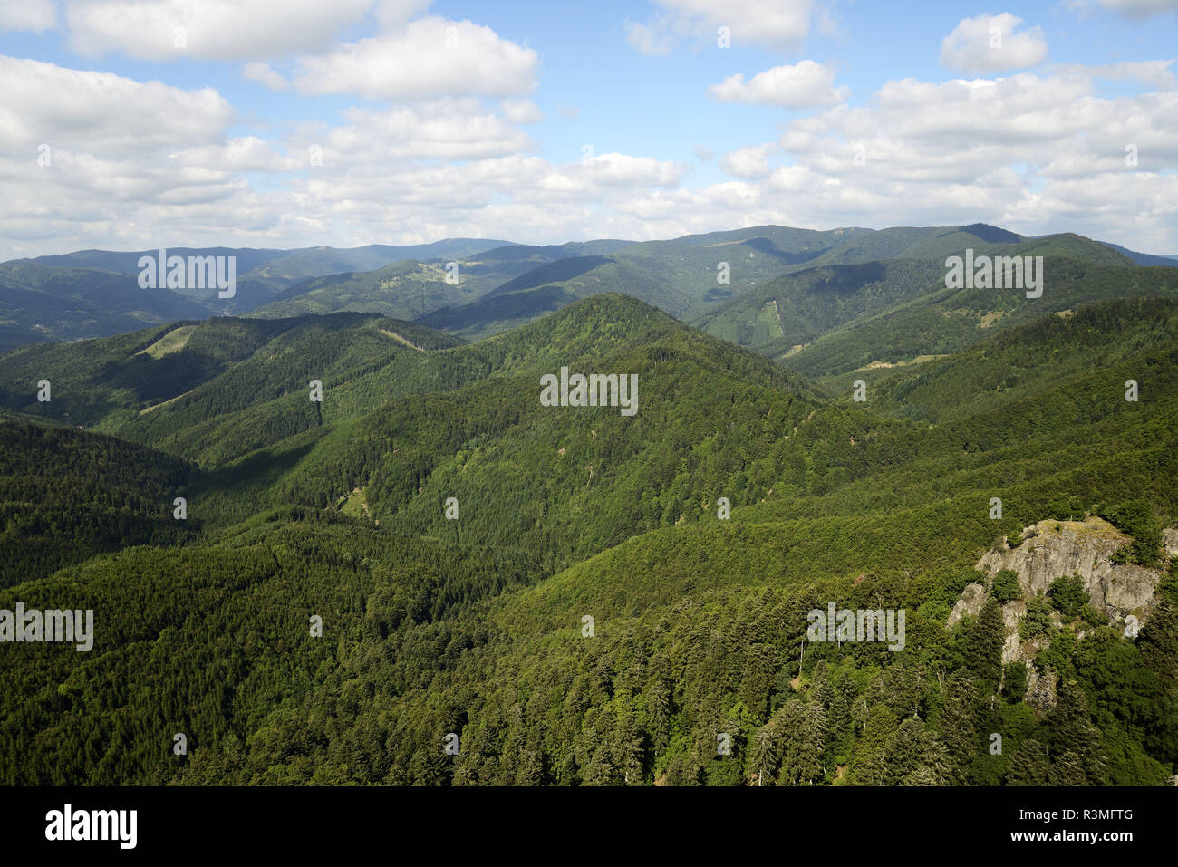 From the Fuchsfels lookout, the Doller valley, the Tete des Perches ...