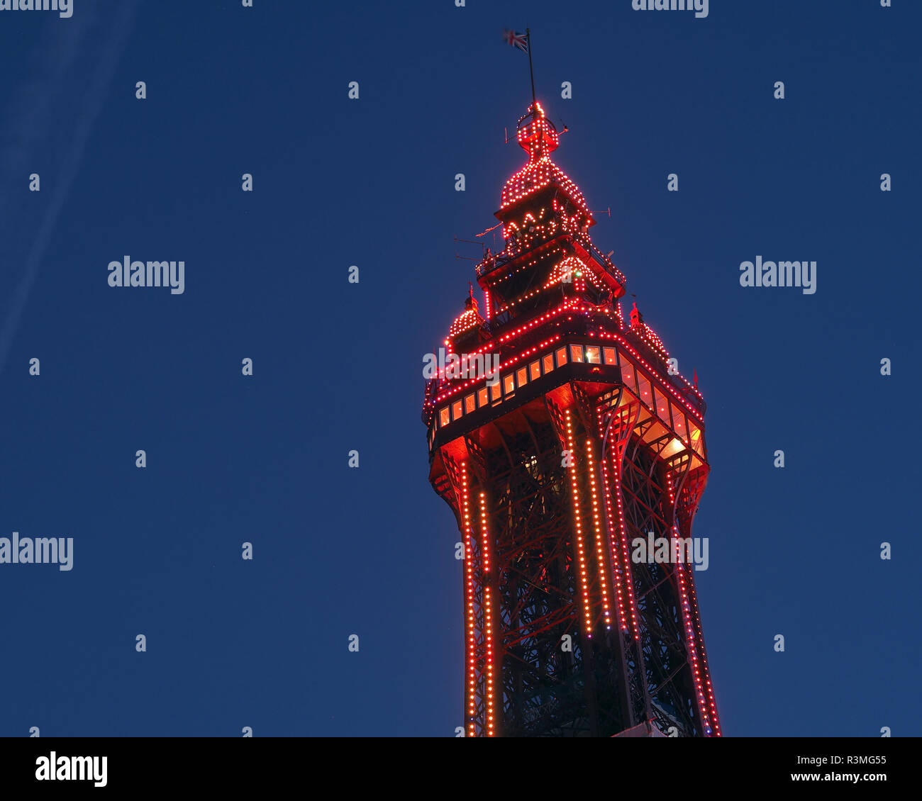 Blackpool tower glass floor hi-res stock photography and images - Alamy