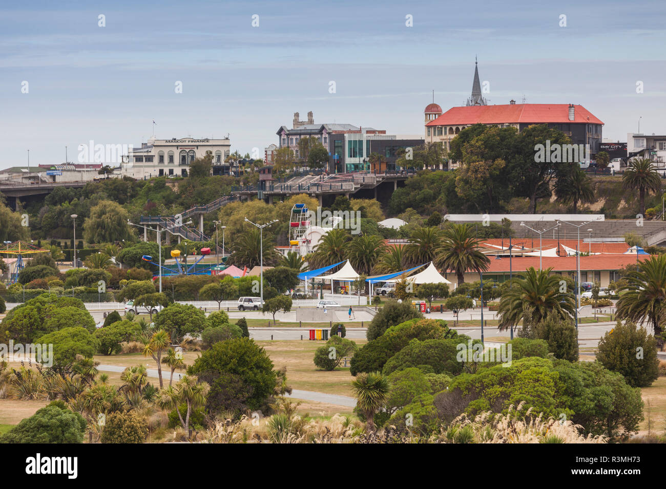 New Zealand, South Island, Canterbury, Timaru, elevated town view from ...