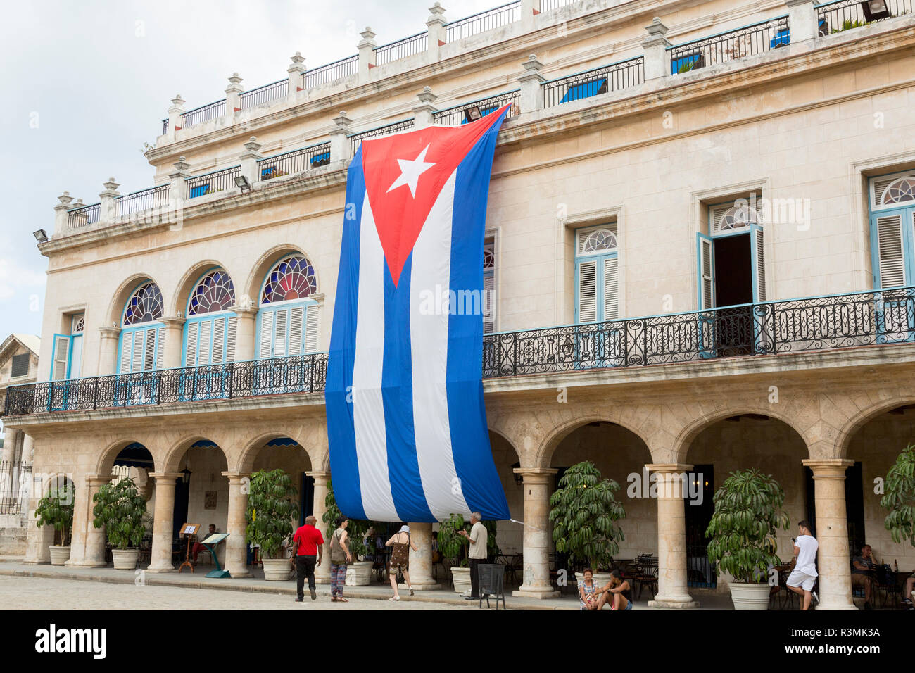 The santa isabel havana hi-res stock photography and images - Alamy