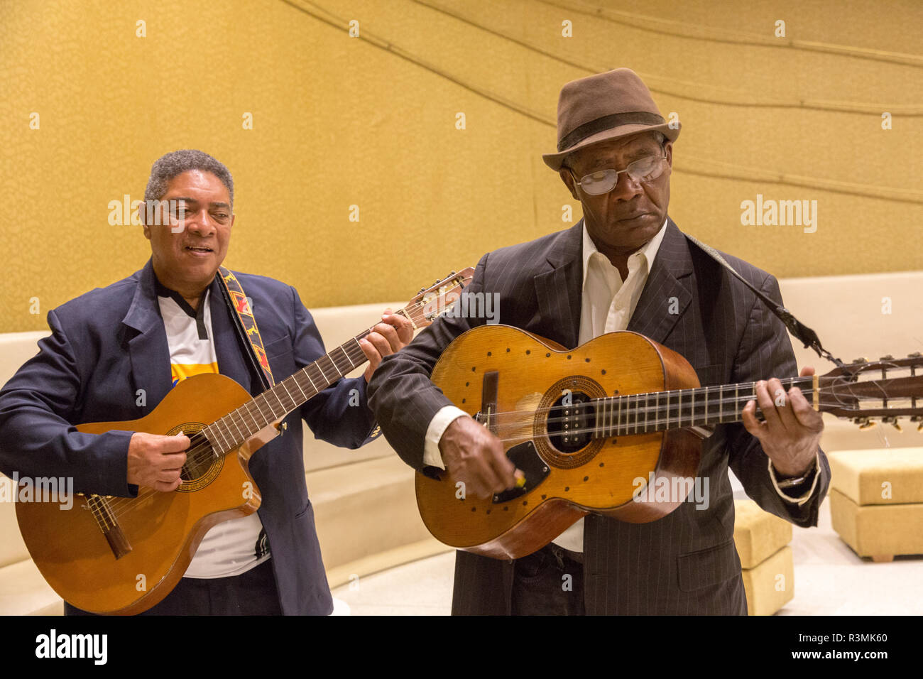 Traditional cuban songs hi-res stock photography and images - Alamy