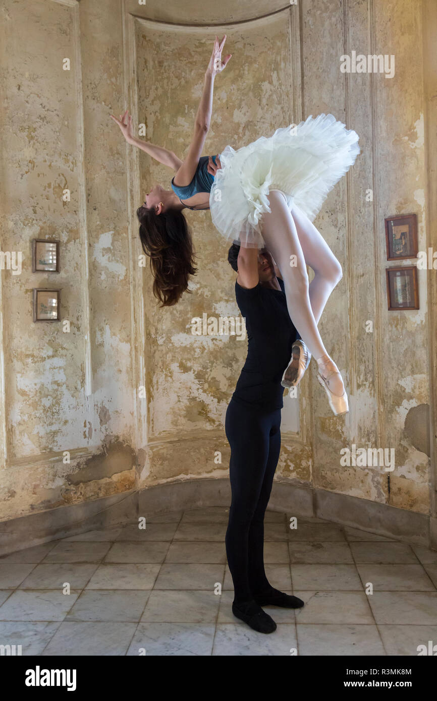 Ballerina lift hi-res stock photography and images - Alamy
