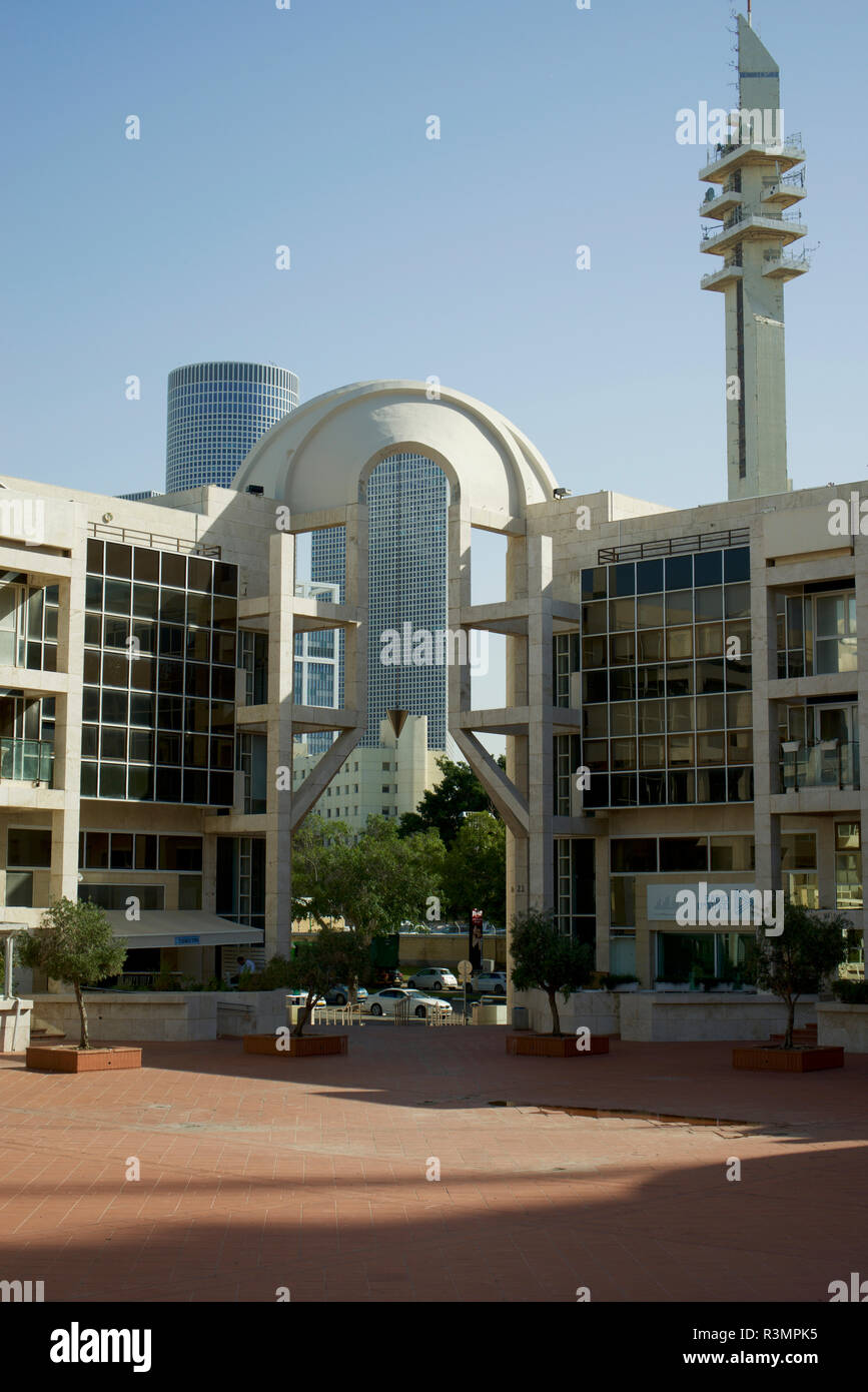 Israel, Tel Aviv, communication tower Stock Photo - Alamy
