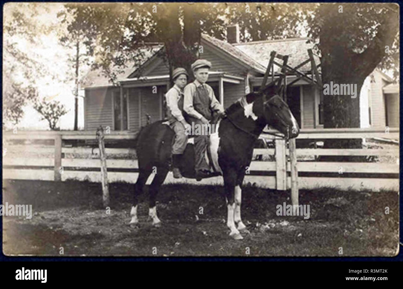 a vintage classic victorian image featuring children Stock Photo - Alamy